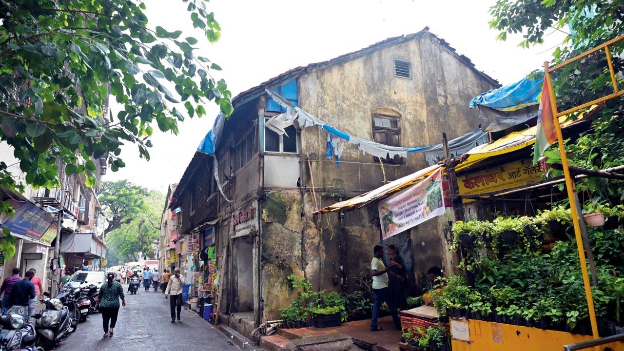 MHADA announces Rs 20,000 monthly rent for unsafe buildings, but ...