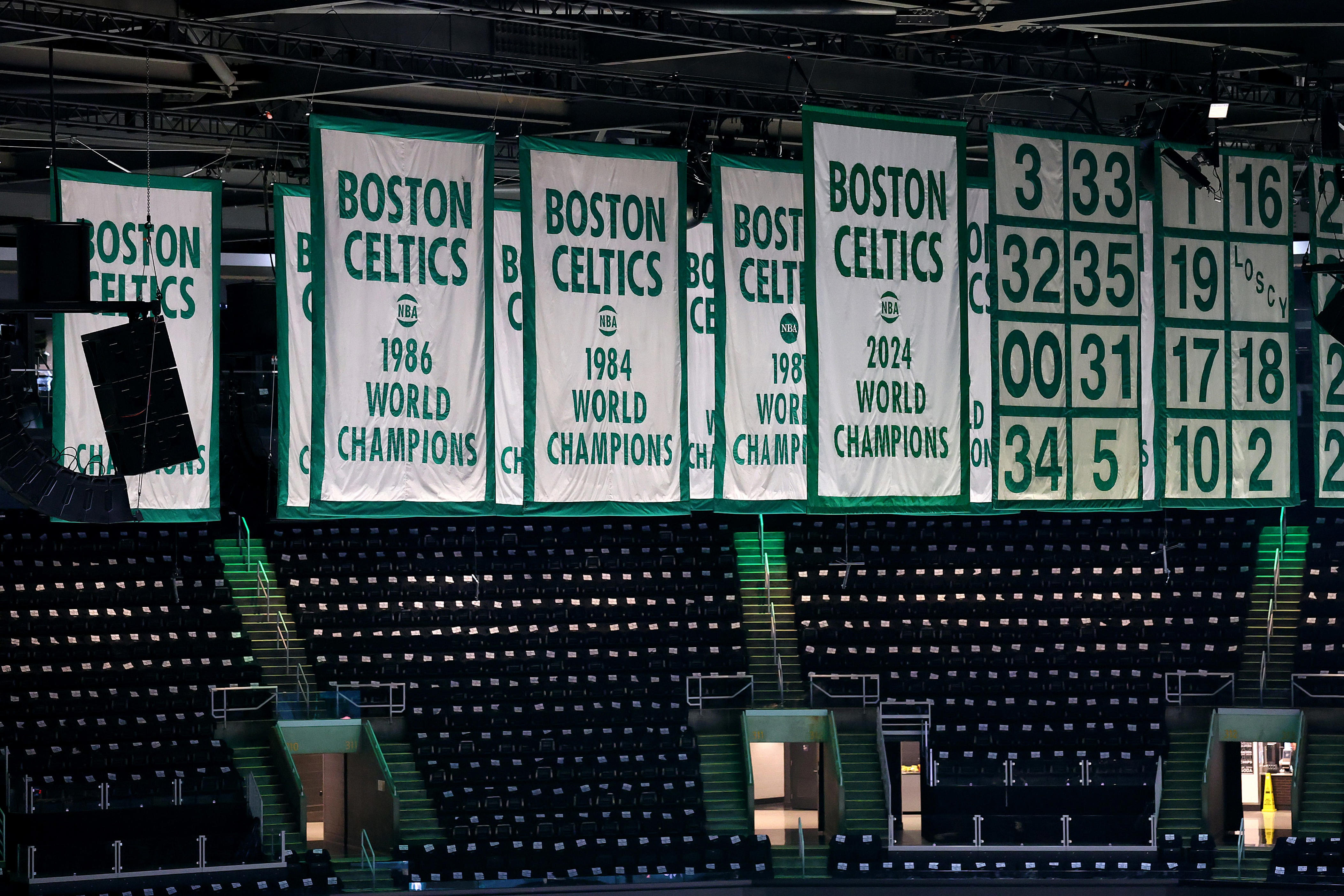 Today in Boston Celtics history: Phoenix Suns suns trade Em Bryant to team