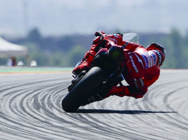 MotoGP Aragon FT1 2025: Marc Marquez hat eine knappe Sekunde Vorsprung