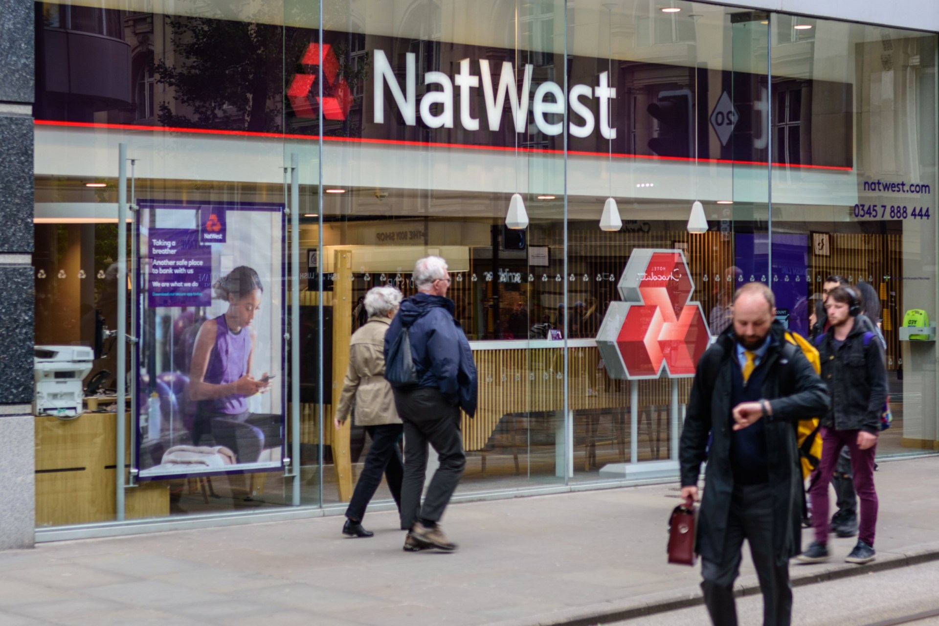 NatWest banking app goes down leaving thousands unable to access their ...