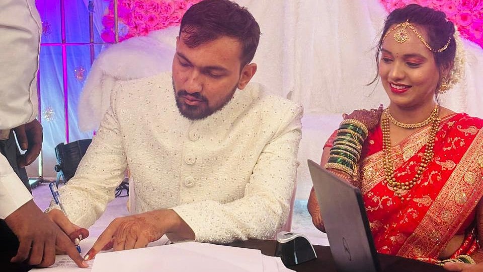 Kalamb Wedding | 'मराठा समाजाची लग्न आचारसंहिता'! ना बडेजाव, ना डामडौल ...