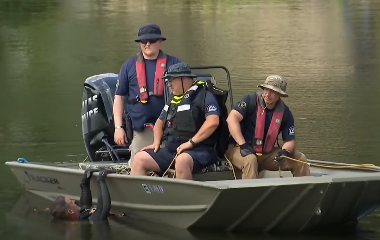 10 submerged vehicles discovered in Dallas's Lake Cliff Park pond