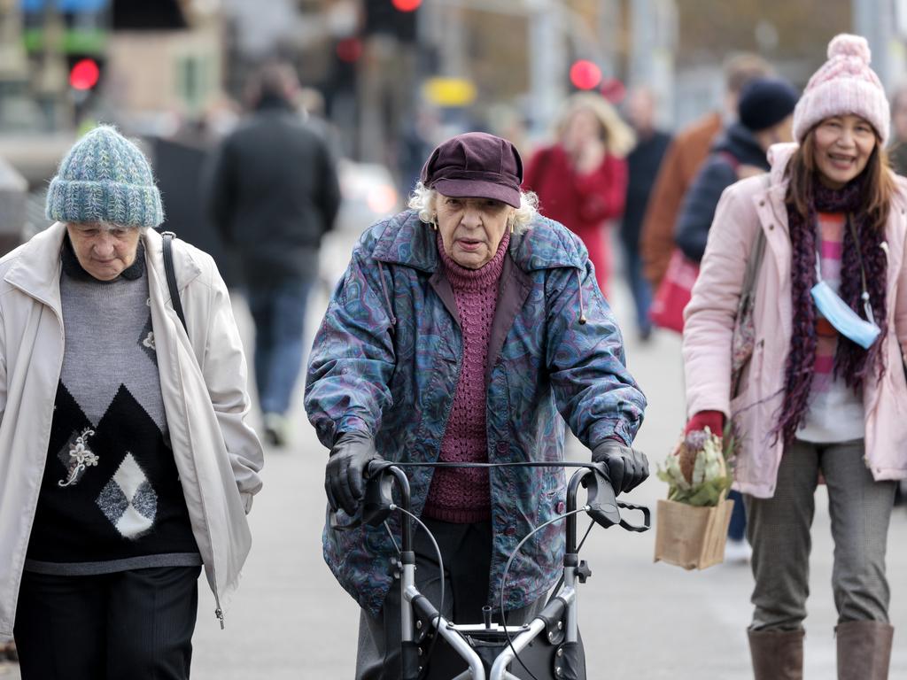 Snow to fall over the long weekend
