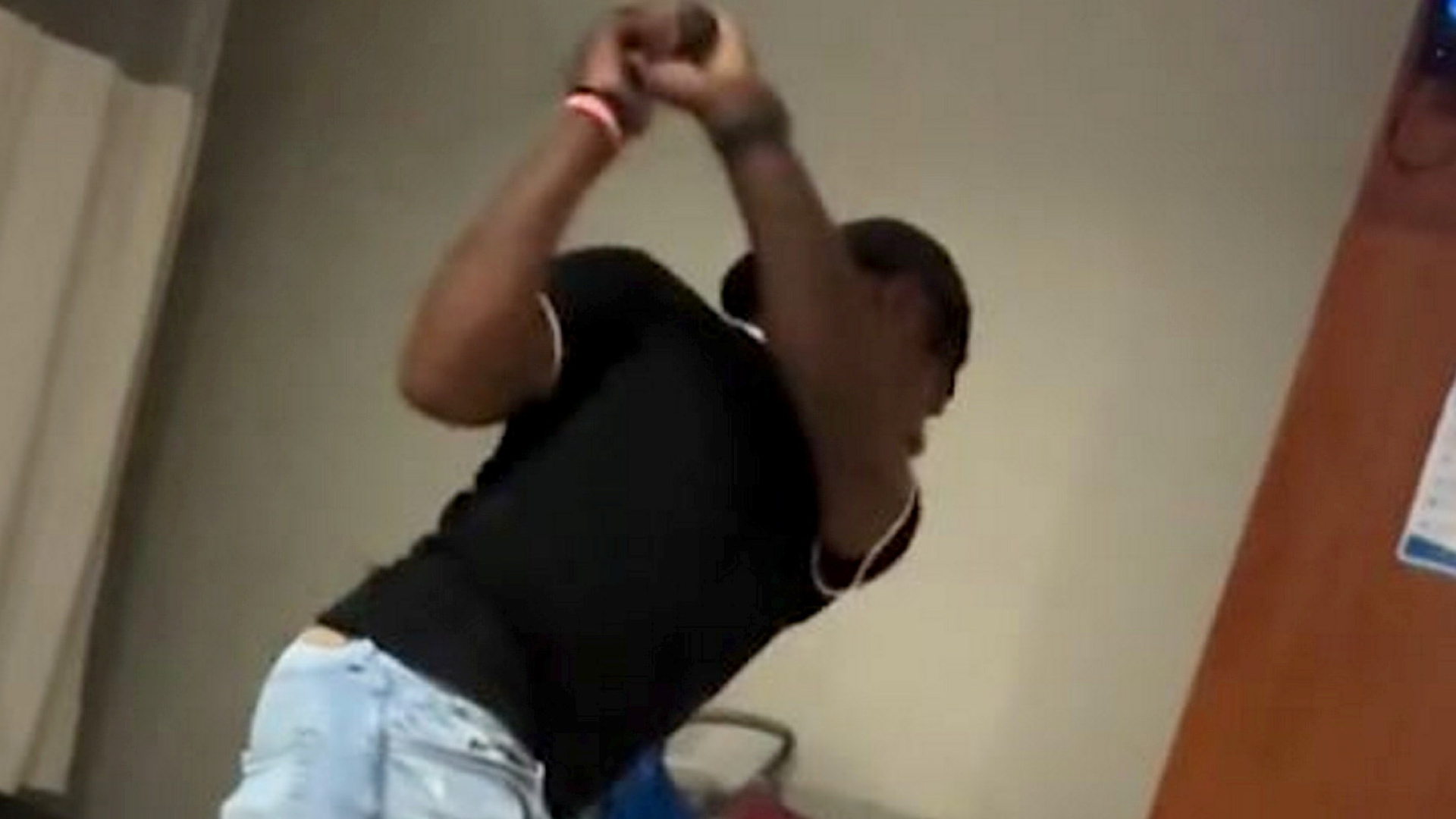 Dad practiced golf swing while wife in 12-hour labor to "pass the time"