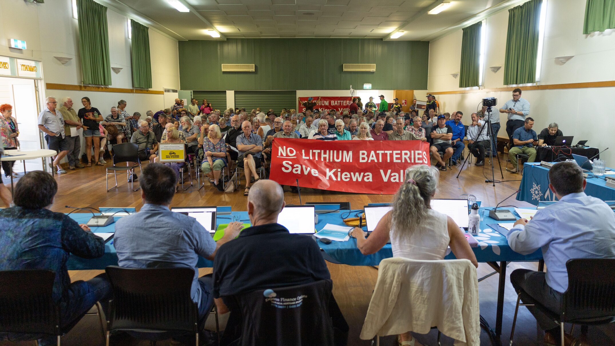 Victorian renewable energy project approvals spark anger in Dederang ...