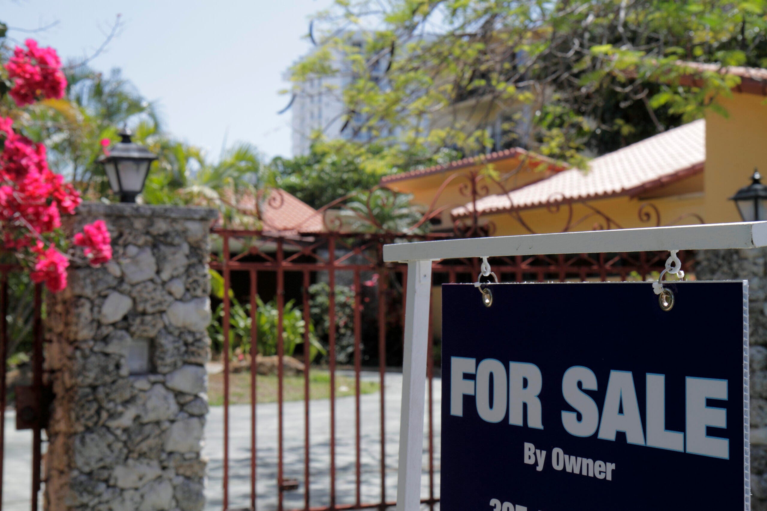 Mortgage Refinance Rates Fall: Mortgage Refinance Rates for July 30, 2025