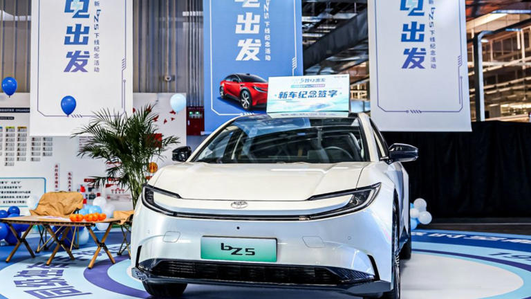 Toyota bZ5 SUV Listrik Siap Meluncur 10 Juni: Pakai Baterai BYD Blade, Jangkauan Hingga 630 Km