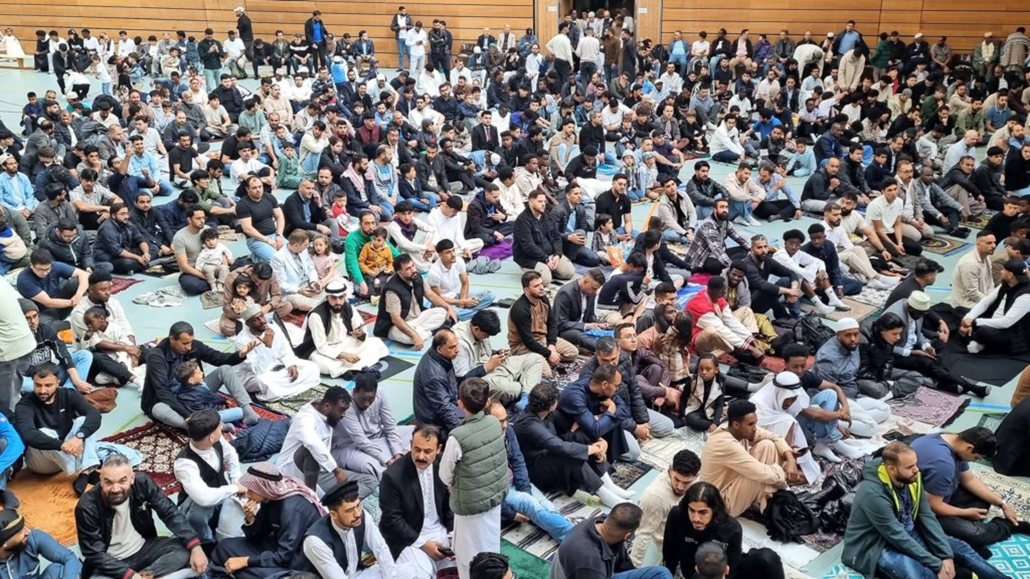 Muslime feiern in Marburg das Opferfest