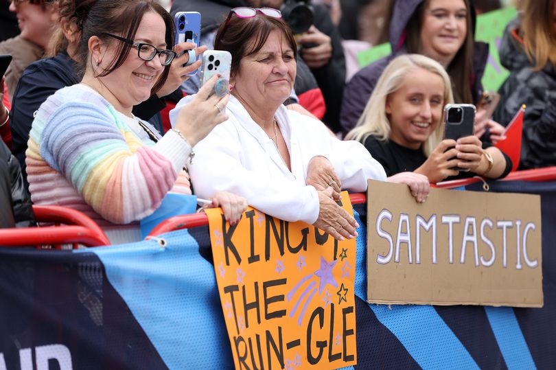 Sam Thompson 'done in' as he crosses finish line at Old Trafford after ...