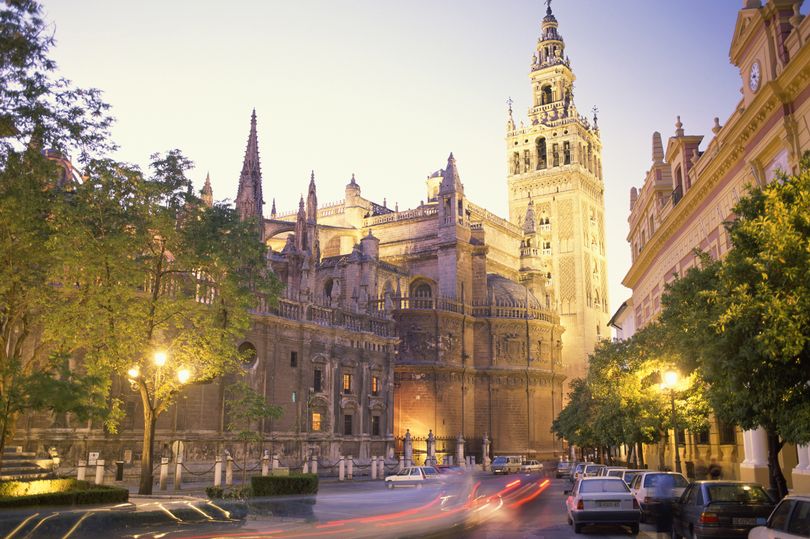 UK tourists in Spain issued 'significant' amber heat warning as ...