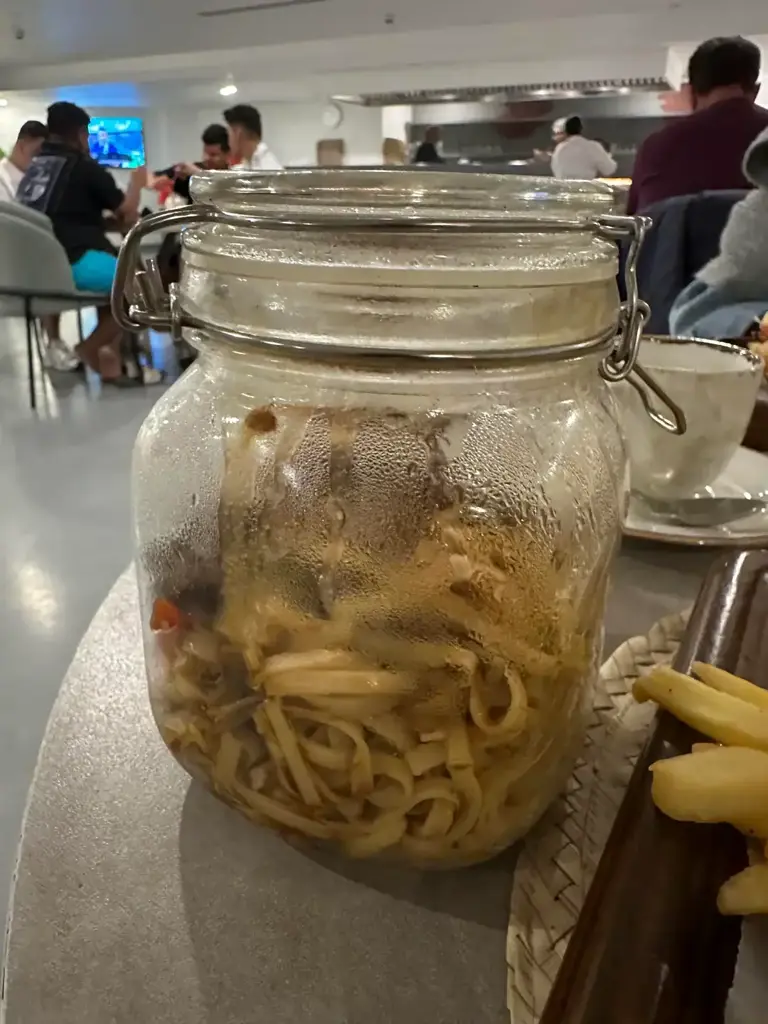 35 Ridiculous Dishes Served On Anything But A Plate (June 6, 2025)