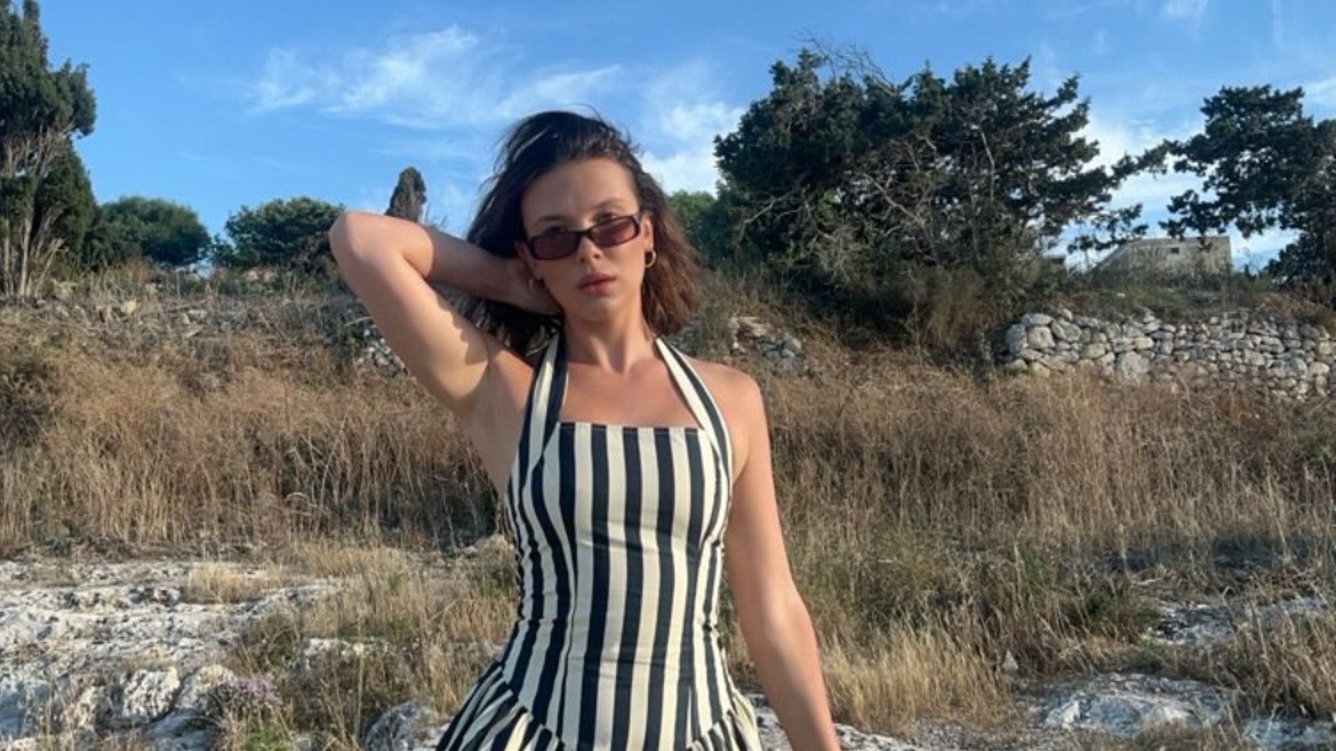 Na een golf van kritiek verandert Millie Bobby Brown (Stranger Things ...