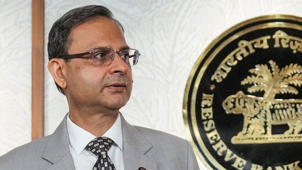 RBI aims to boost economic growth, liquidity with jumbo rate and CRR cuts