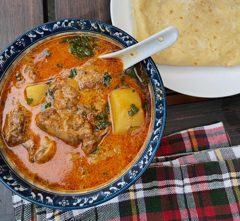 Malaysian Beef Curry (with Roti)