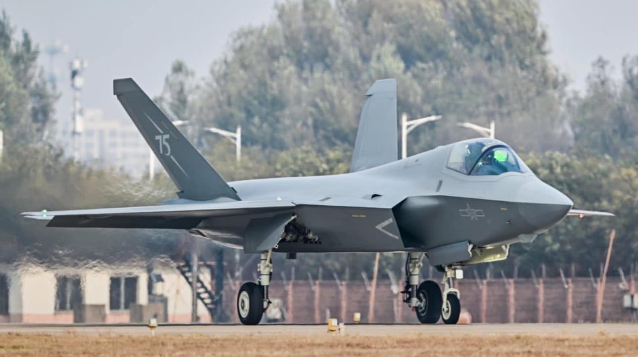 China boosts Pakistan's airpower with 40 J-35A stealth fighters, AWACS ...