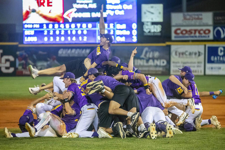 59-0! The College Baseball Team That Never Lost a Game.