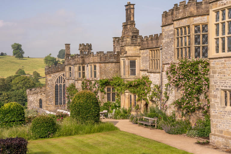 14 stunning Derbyshire and Peak District stately homes and castles for ...