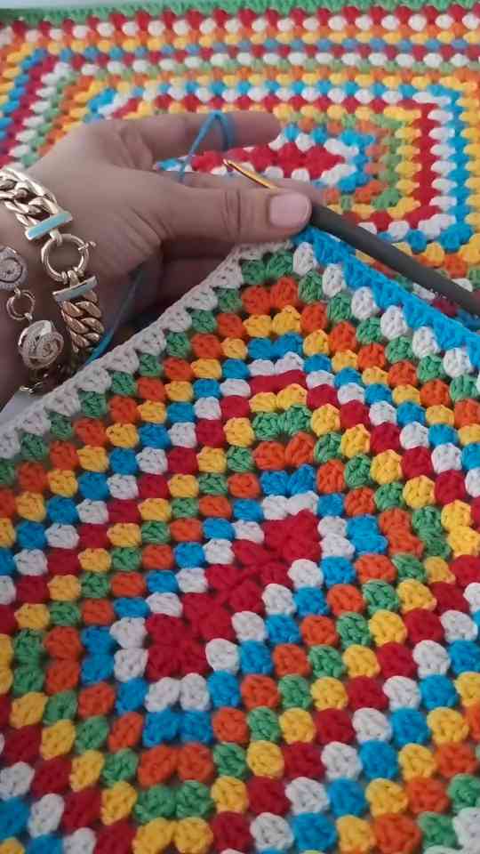 Modern Crochet Magic – Try This Stylish Square Join Method