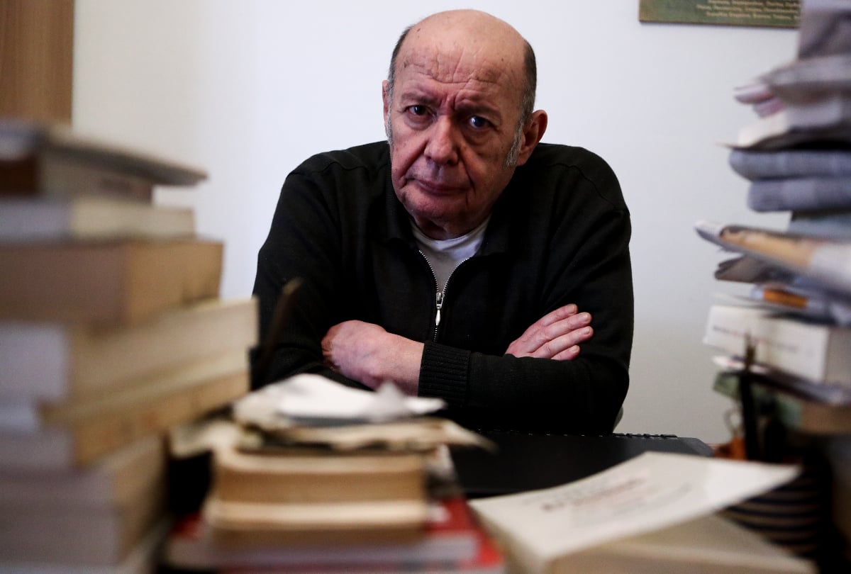 Βασίλης Παπαβασιλείου: Ο ιππότης της σκηνής που δίδαξε τη ζωή μέσα από ...