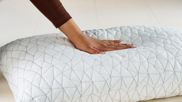 Pillow loft explained: How to choose the right height for your sleep ...