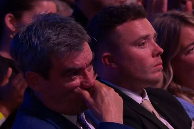 ITV Emmerdale fans in 'bits' as Jeff Hordley overcome with emotion ...