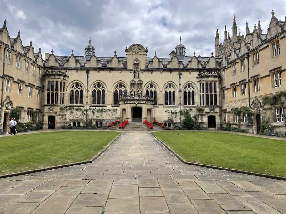 From the Ashmolean to the Dodo to Punting: 17 FUN Things to Do in Oxford UK