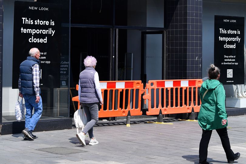 Major town centre fashion shop temporarily closed after 'flood'