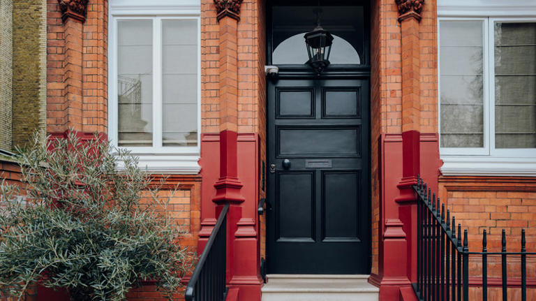 The Front Door Colors Mike Holmes Recommends For A Sleek ...