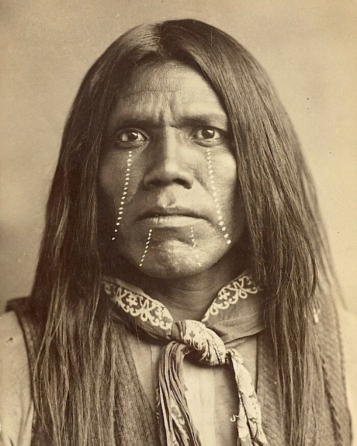 These 32 Striking Images Captured Native American Men More Than 100 ...
