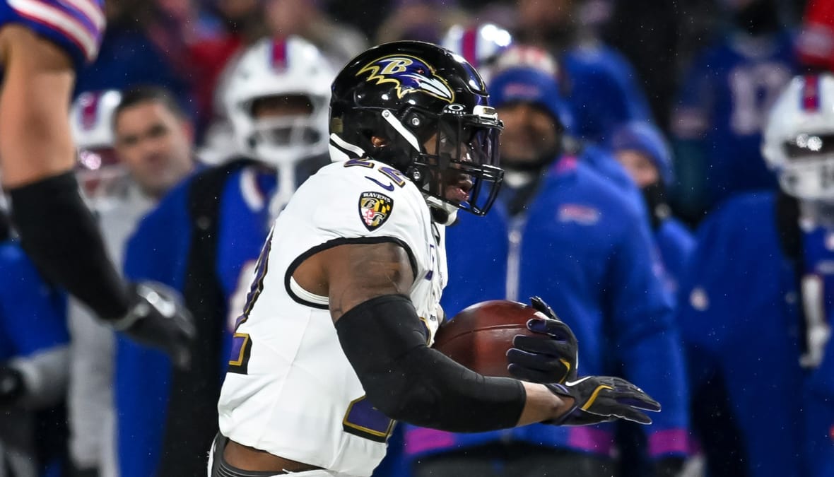 Ravens RB Derrick Henry has a Massive Incentive to Reach 2,000 Yards ...