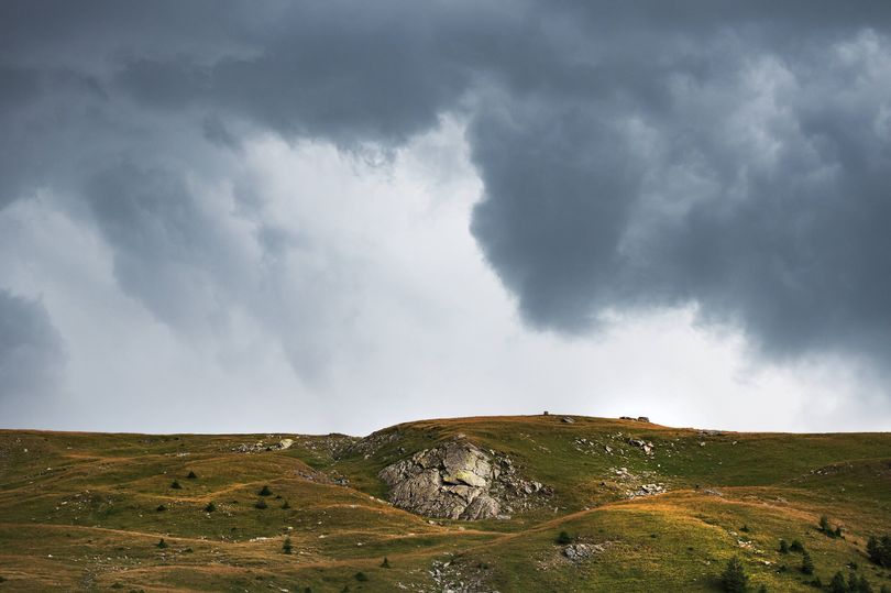 Met Office 'power cuts' weather warning for 28 counties in England tomorrow