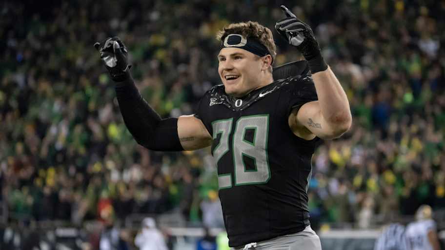 Oregon Ducks' Bryce Boettcher Best Returning Linebacker In College ...