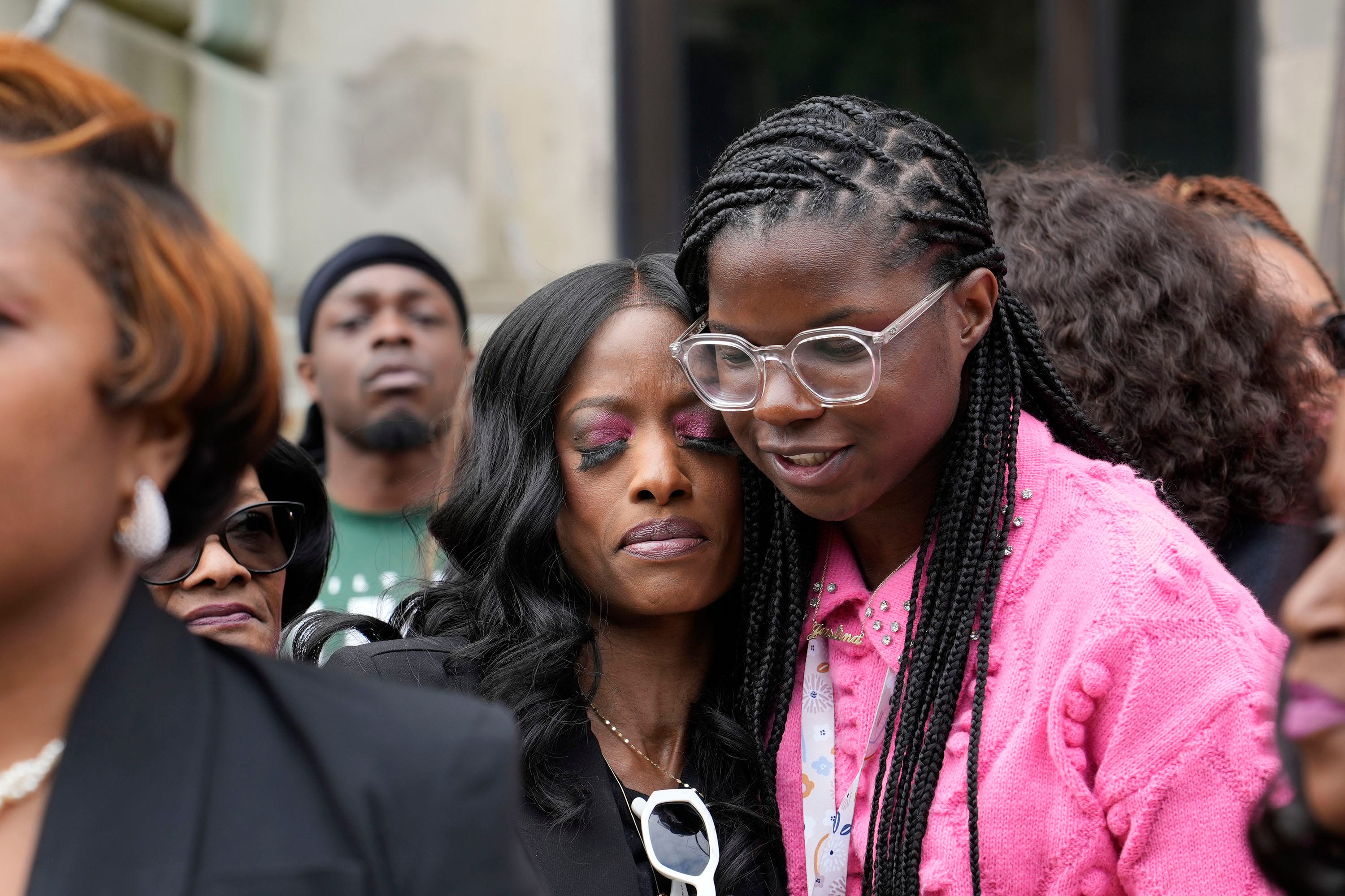 In court filings, Sade Robinson loved, grieved by family and strangers ...
