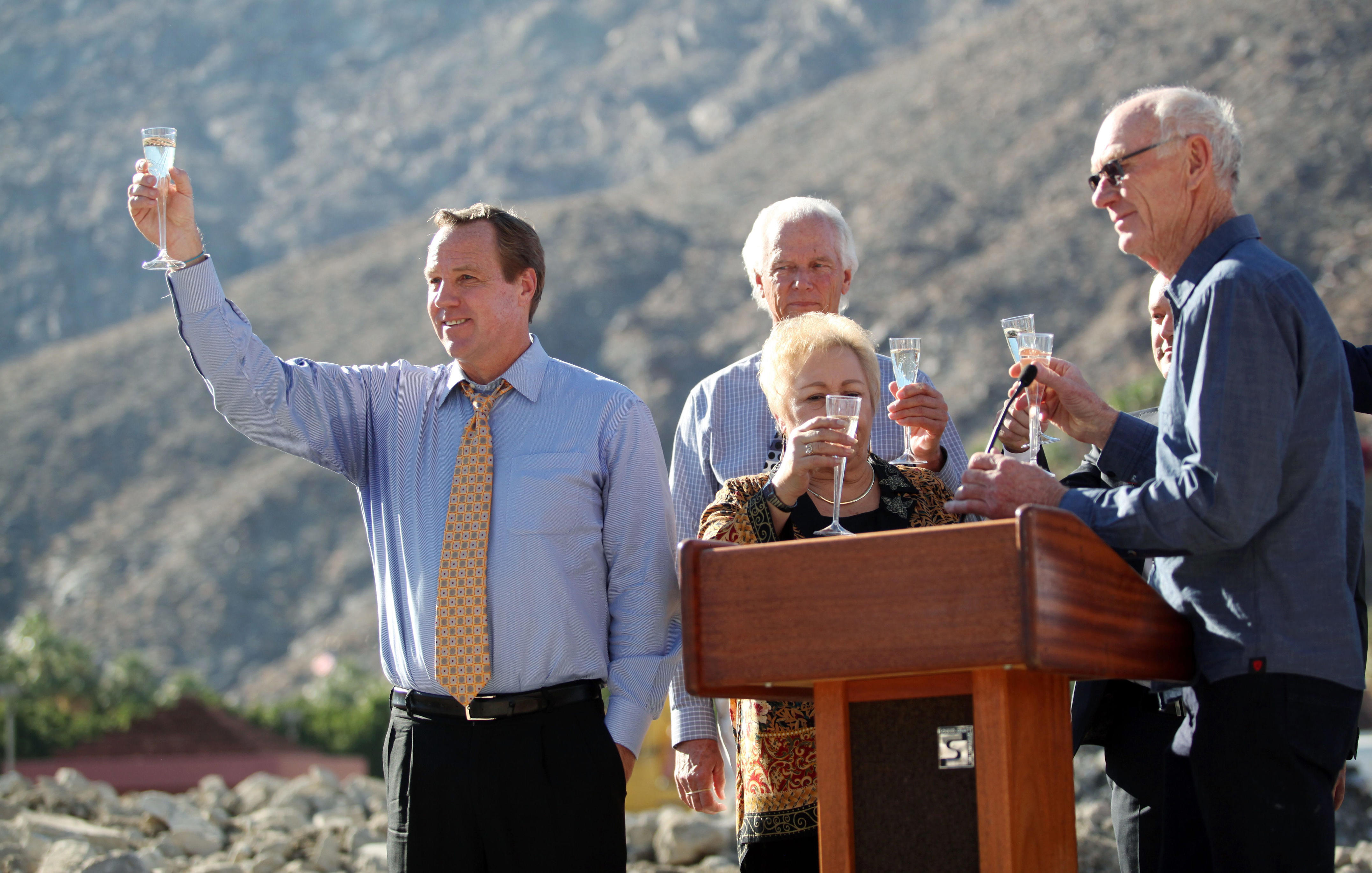 Jury deliberating in decade-old Palm Springs bribery trial of developer ...