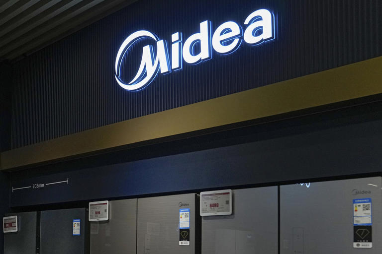 Midea recalling 1.7 million of its popular air conditioners due to mold ...