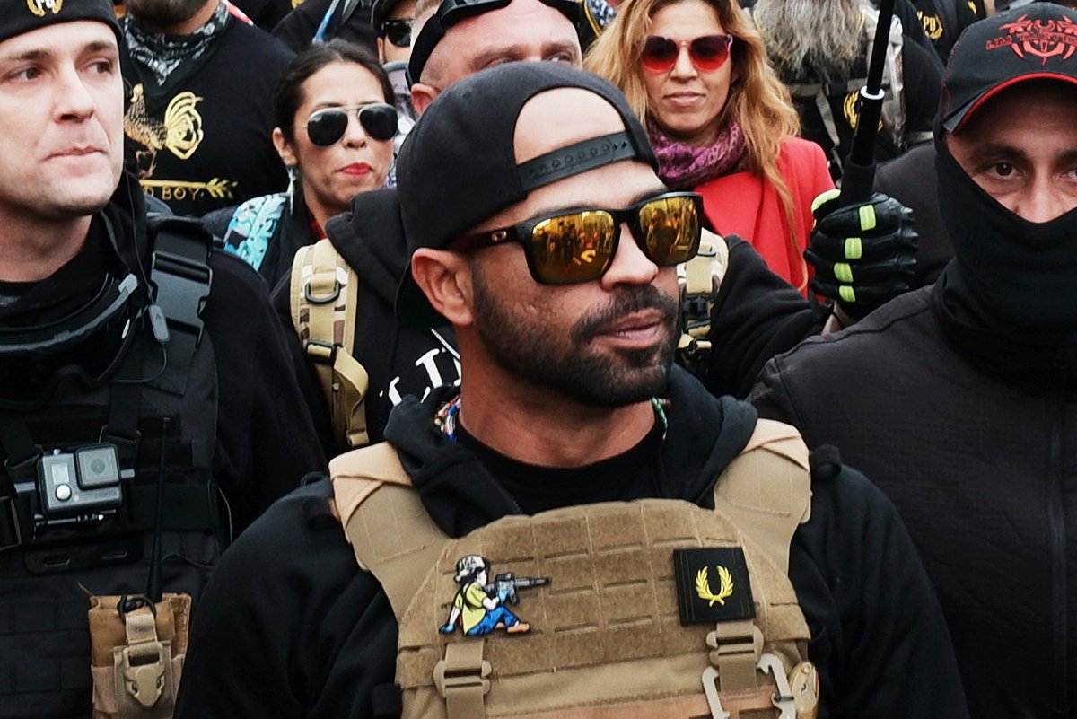 D.C. police officer gets 18 months in prison for leaks to Proud Boys leader