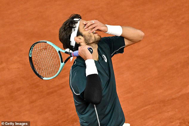 Carlos Alcaraz books French Open final spot after Lorenzo Musetti's shock fourth-set retirement ...