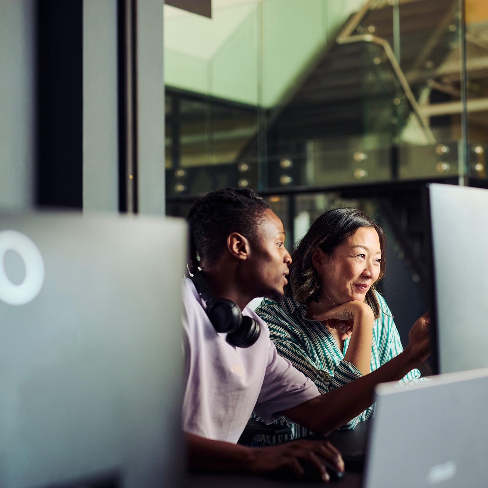 New college grad? Here's what experts say you should know about AI.