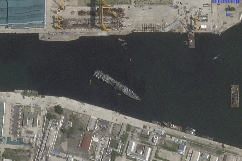 North Korea corrects disastrous naval destroyer with balloons and manpower