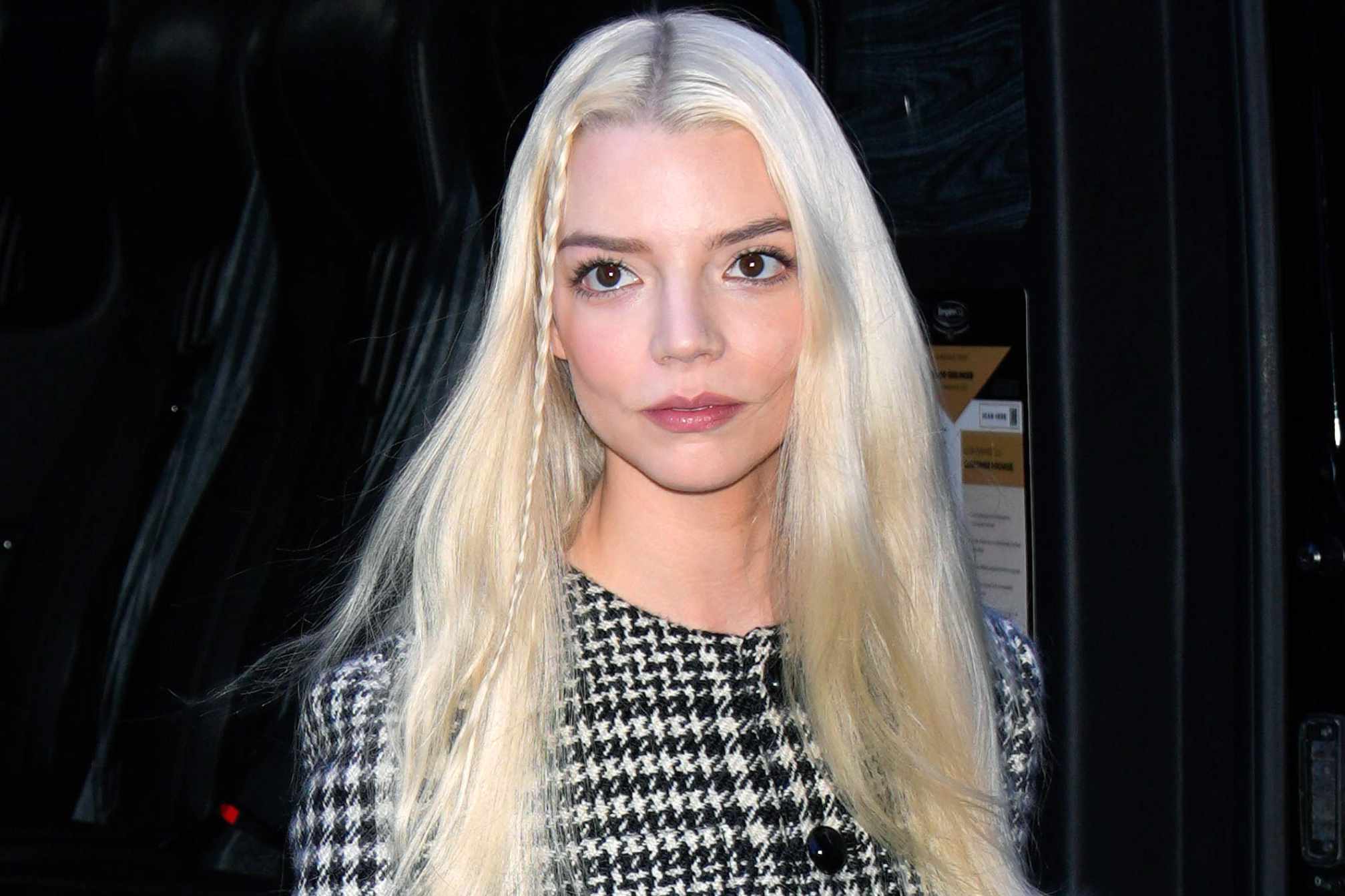 Anya Taylor-Joy ditches her signature waist-length hair for shortest ...