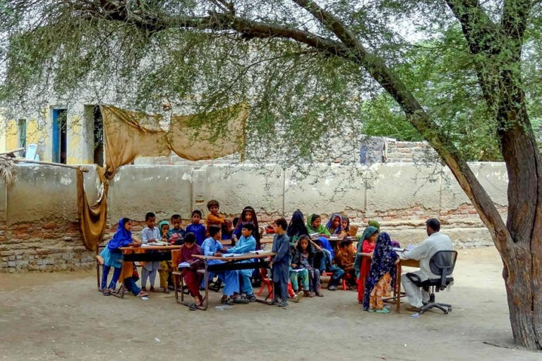 Climate change keeps Pakistani students home