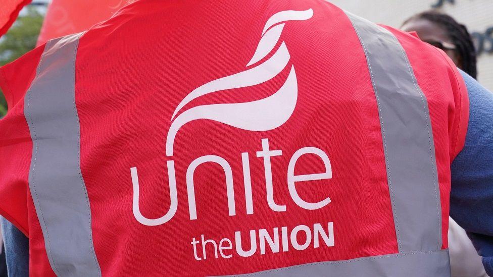 Met call centre staff begin New Year's Eve strike