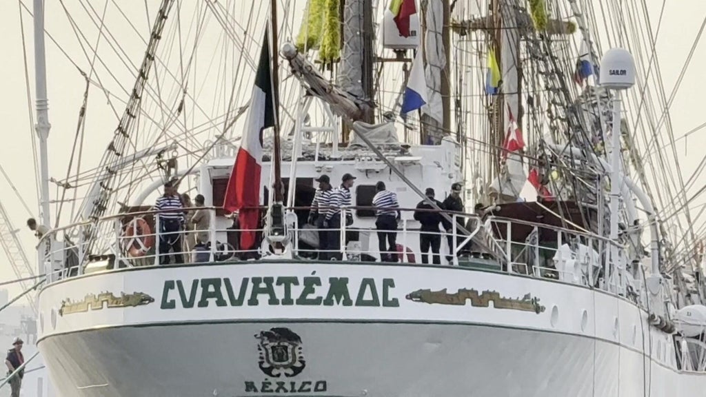 Mexican navy ship that struck Brooklyn Bridge moved for repairs