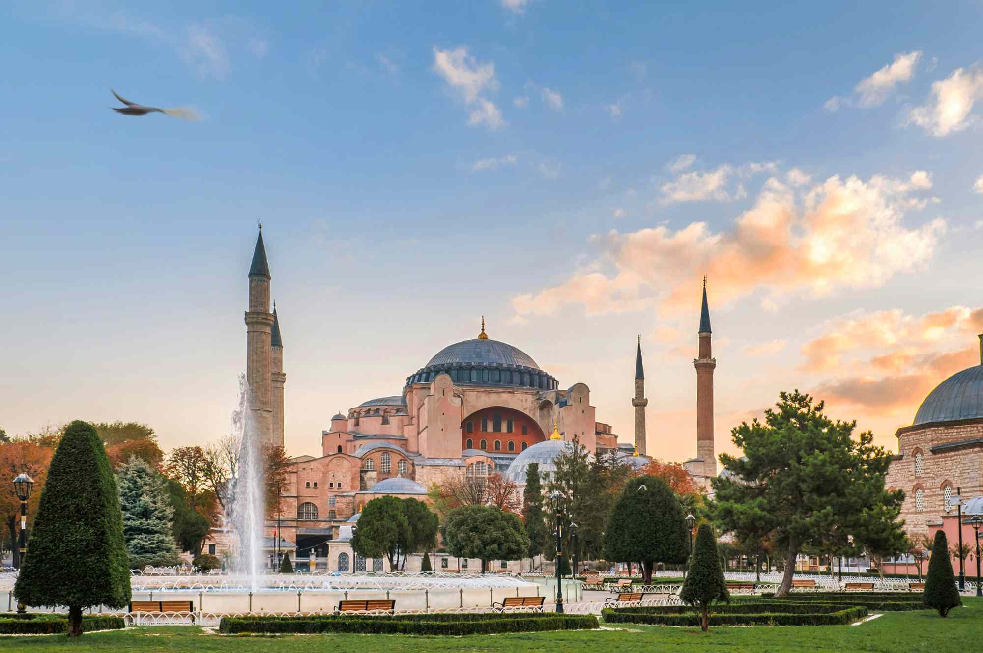 This 60-day World Tour Lets You Explore 4 Continents—From Hot Air ...