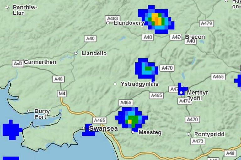 Met Office weather warning maps show washout areas as thundery showers hit