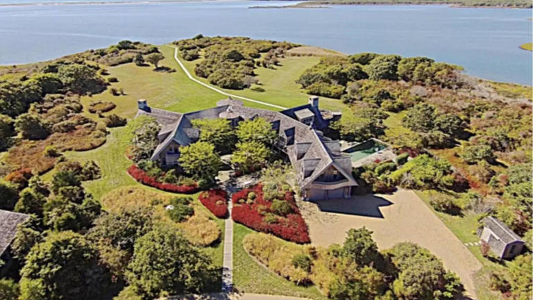 Inside Barack Obama's $11.75 million residence on Martha's Vineyard