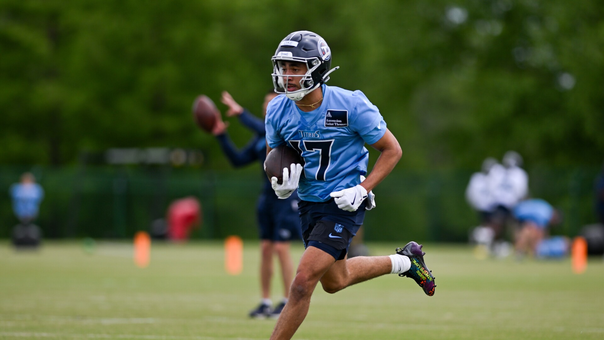 Titans sign fourth-rounder Chimere Dike