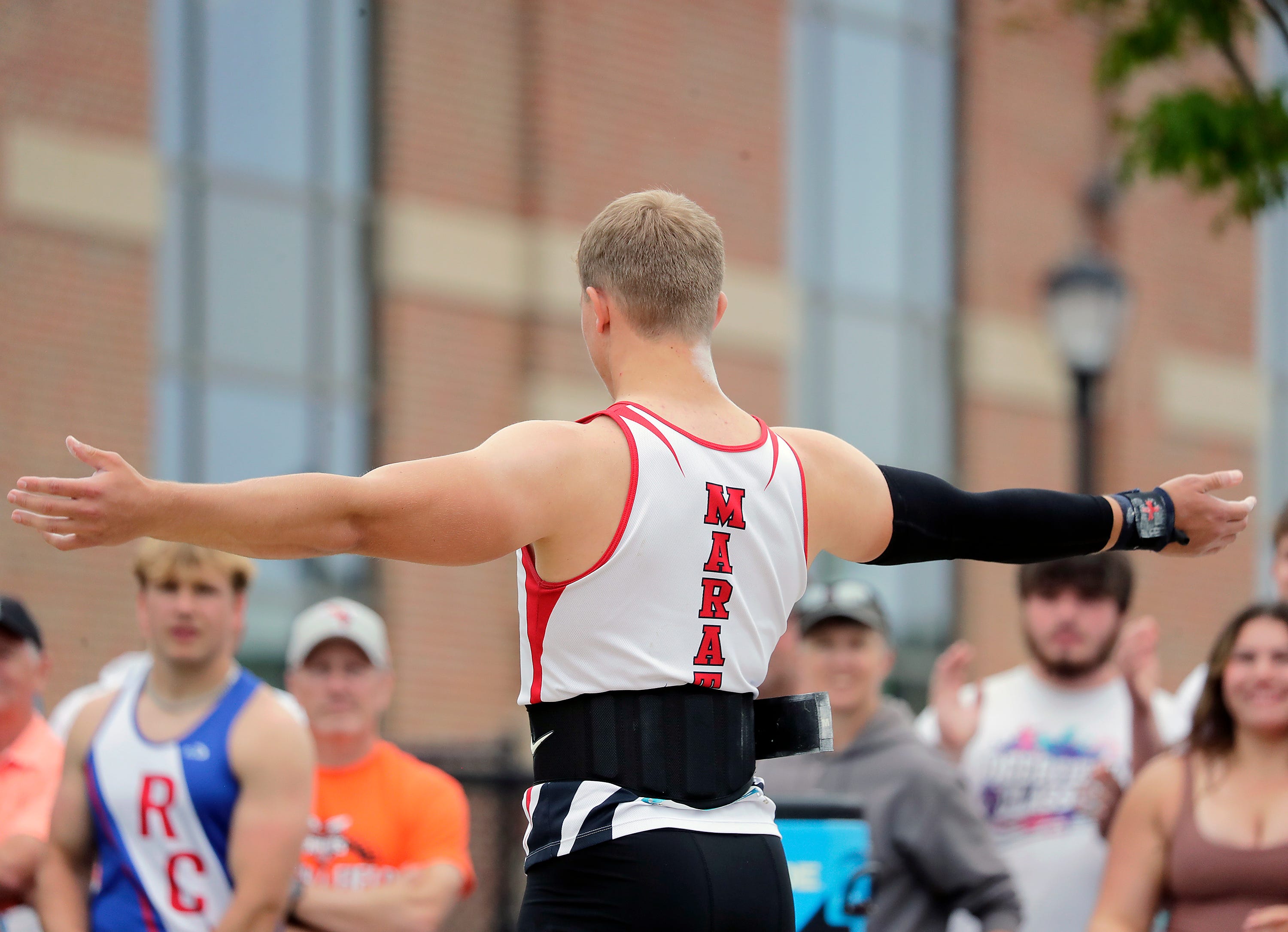 He does it again: Marathon thrower breaks long-standing WIAA state meet ...