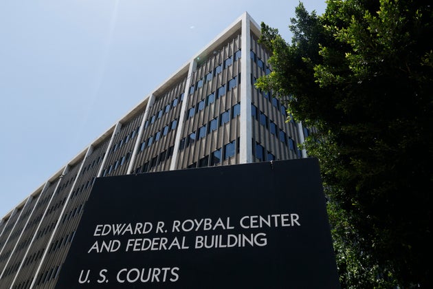 ‘It’s Entrapment’: ICE Allegedly Kept Immigrants In Court Building ...