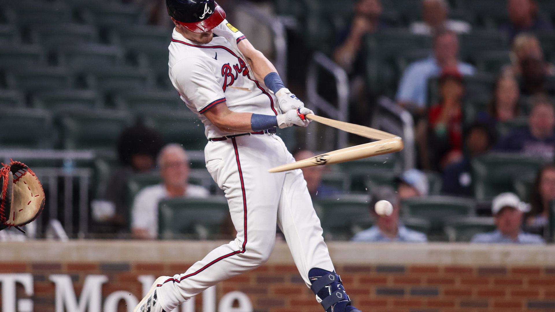 Sean Murphy gets the start and Austin Riley bats second against the Giants